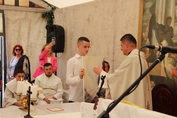 Krizma 2023. | Župa Vugrovec