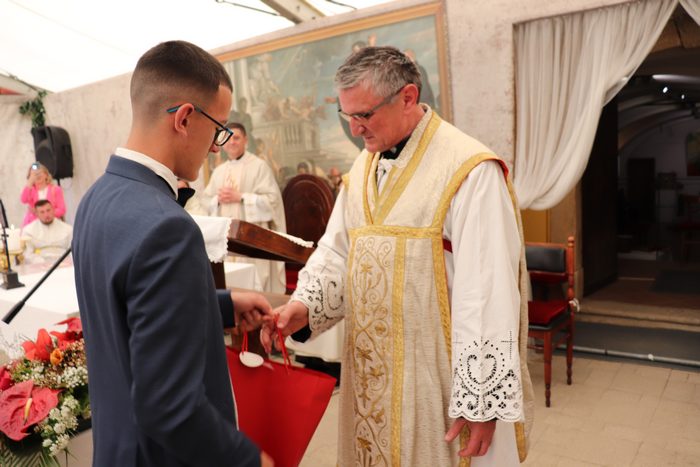 Krizma 2023. | Župa Vugrovec